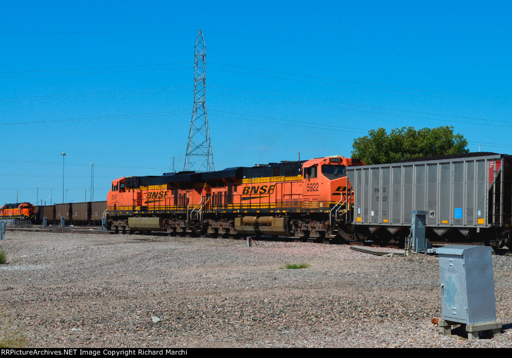 BNSF 5922